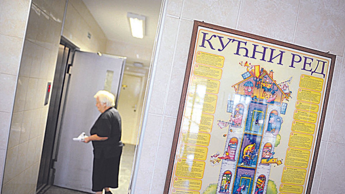 Poruka o kojoj bruji Srbija: Mole se komšije koje ceo dan slušamo kako ...