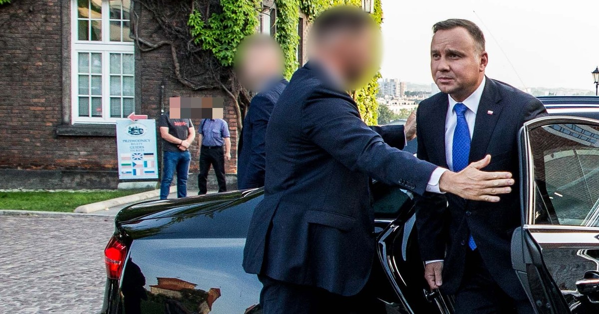 Drzewo powalone na dom Andrzeja Dudy. Jest odpowiedź SOP