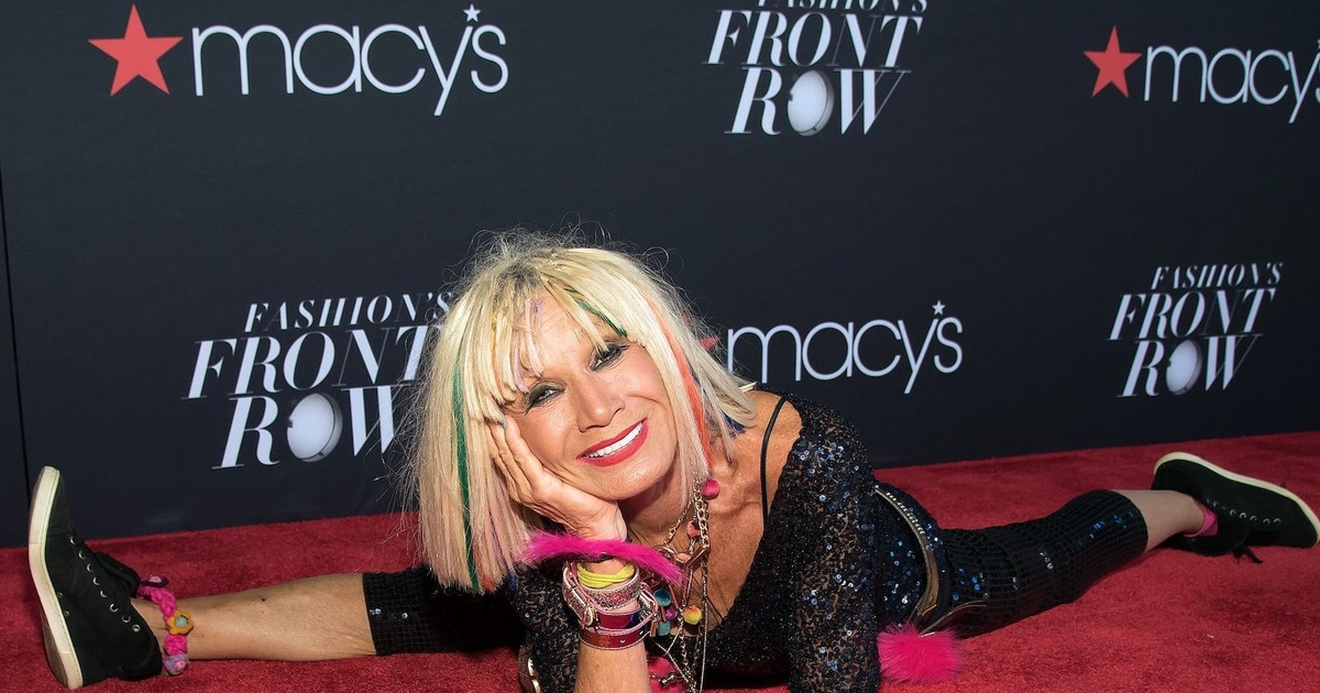 Betsey Johnson says she took her pants off in front of a judge to get ...