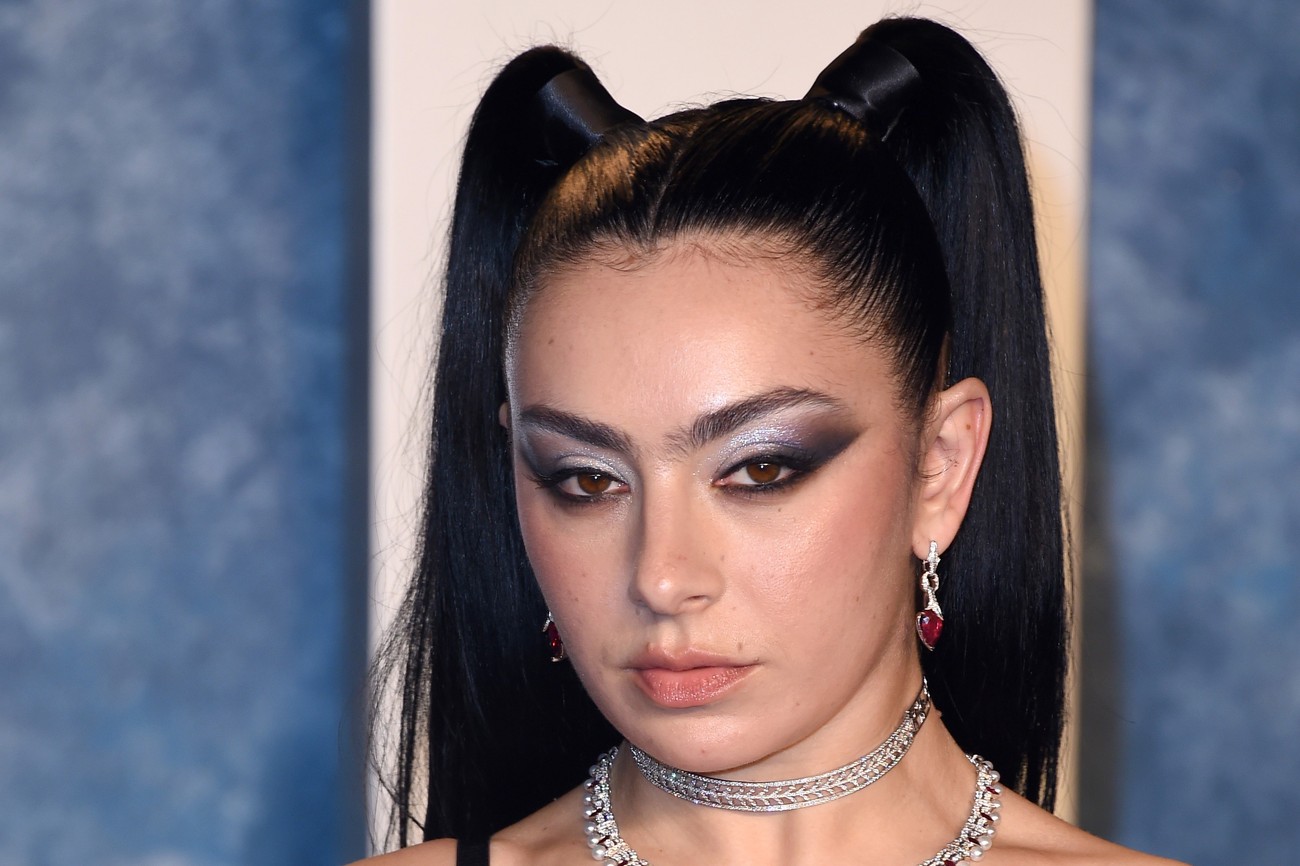Novi album pevačice Charlie XCX je album godine? Evo šta misle ...