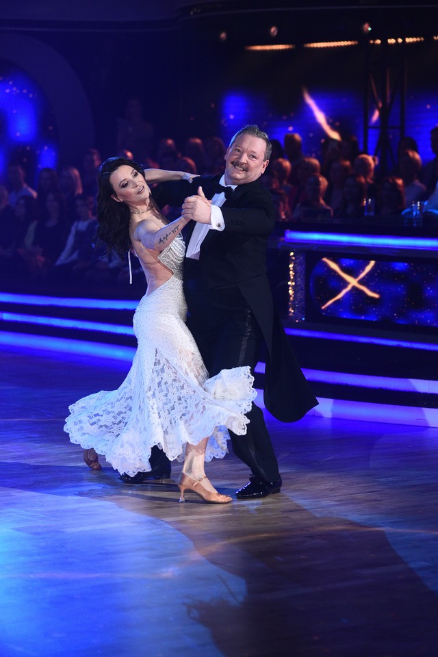 "Taniec z gwiazdami". Pisarek zachwyciła w kusej sukience. I odpadła ...