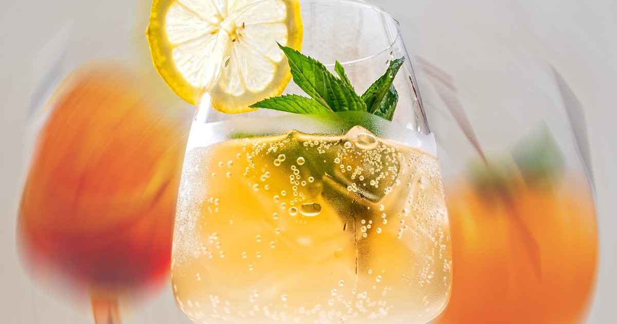 Move over, Aperol — the Hugo Spritz is summer's hottest cocktail ...