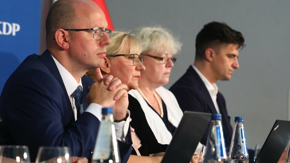 Państwowa Komisja ds. pedofilii apeluje po tekście Państwowa Komisja ds. pedofilii apeluje po tekście