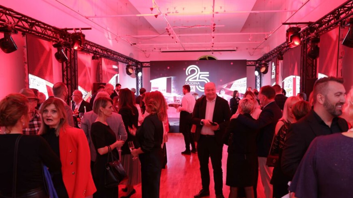 Glamurozna proslava 25.rođendana “EuroBlica” "spojila" ljute rivale, a ova 2 su se uspela ...