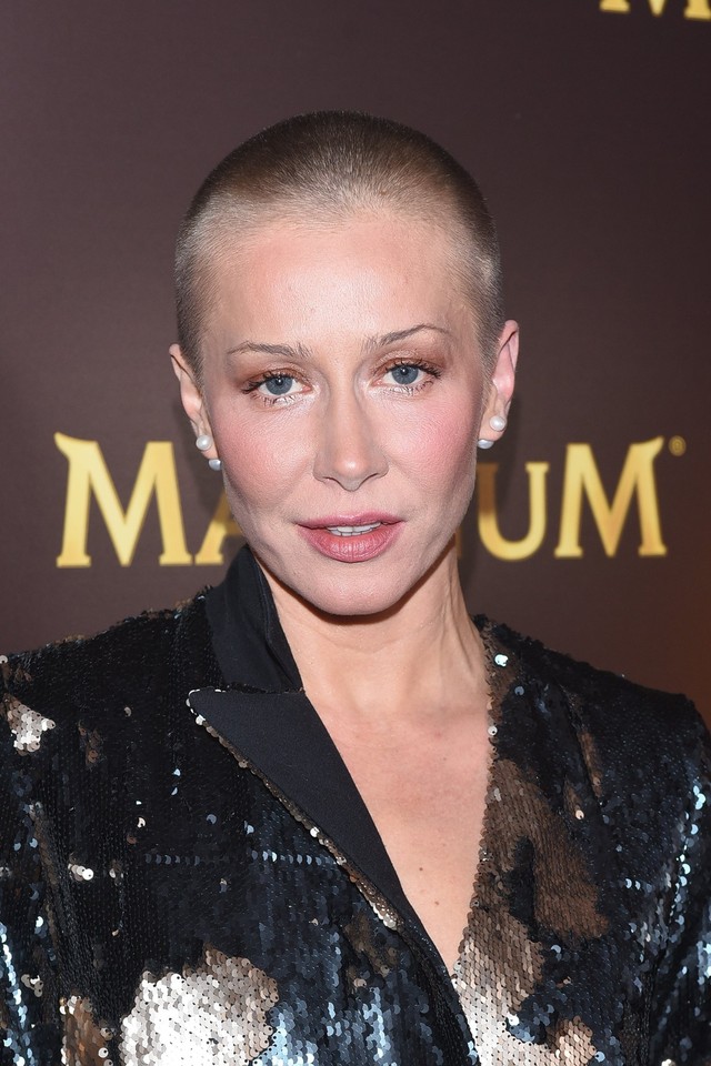 Katarzyna Warnke w króciutkich włosach! Aktorka jest prawie łysa - Film