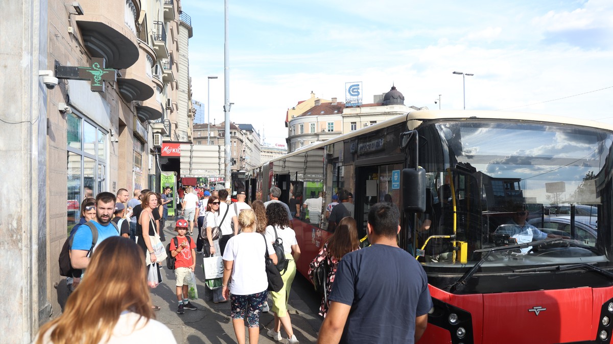 Deo Požeške ulice zatvoren za saobraćaj: 18 linija GSP menja trasu - Blic