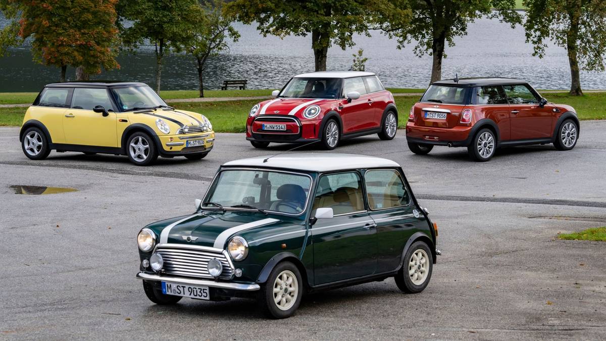 Mini Cooper ma 60 lat. Małe auto wciąż podbija serca kierowców