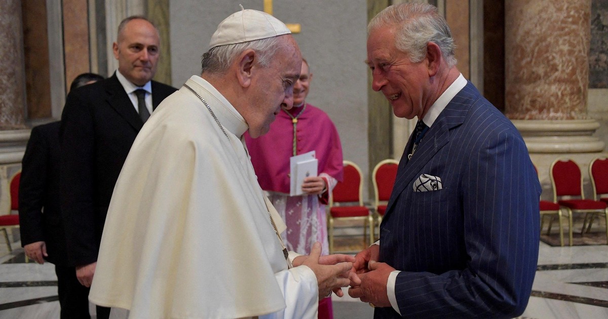 Niezwykłe spotkanie w Watykanie. Papieża odwiedził król Karol III