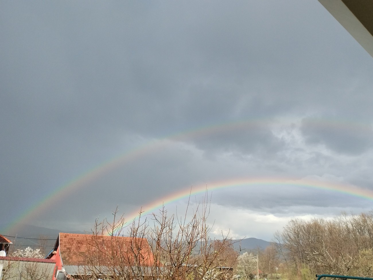 Dupla duga na nebu iznad Čačka - Blic