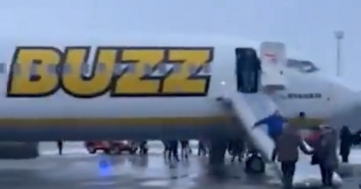 Dramatyczne chwile na pokładzie samolotu do Krakowa. Najpierw pojawił się dym