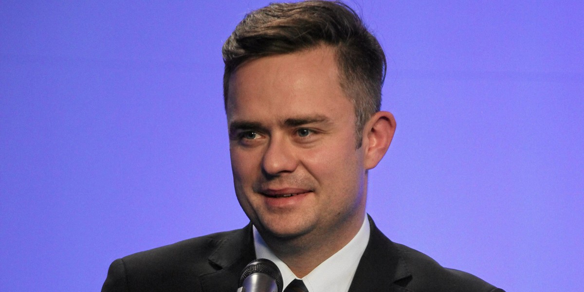 Adam Hofman w Radiu Zet: Jarosław Kaczyński jest jak surfer - Wiadomości