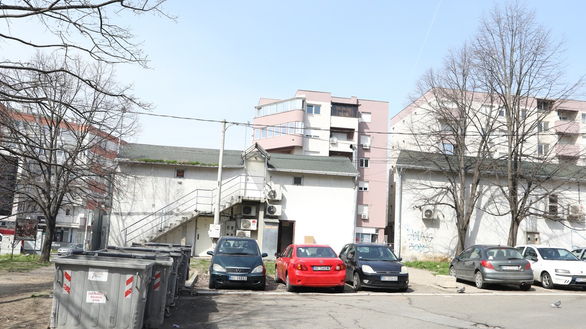 "BIla je zaglavljena između dva točka", očevici nesreće u kojoj je đubretarac udario ženu u ...