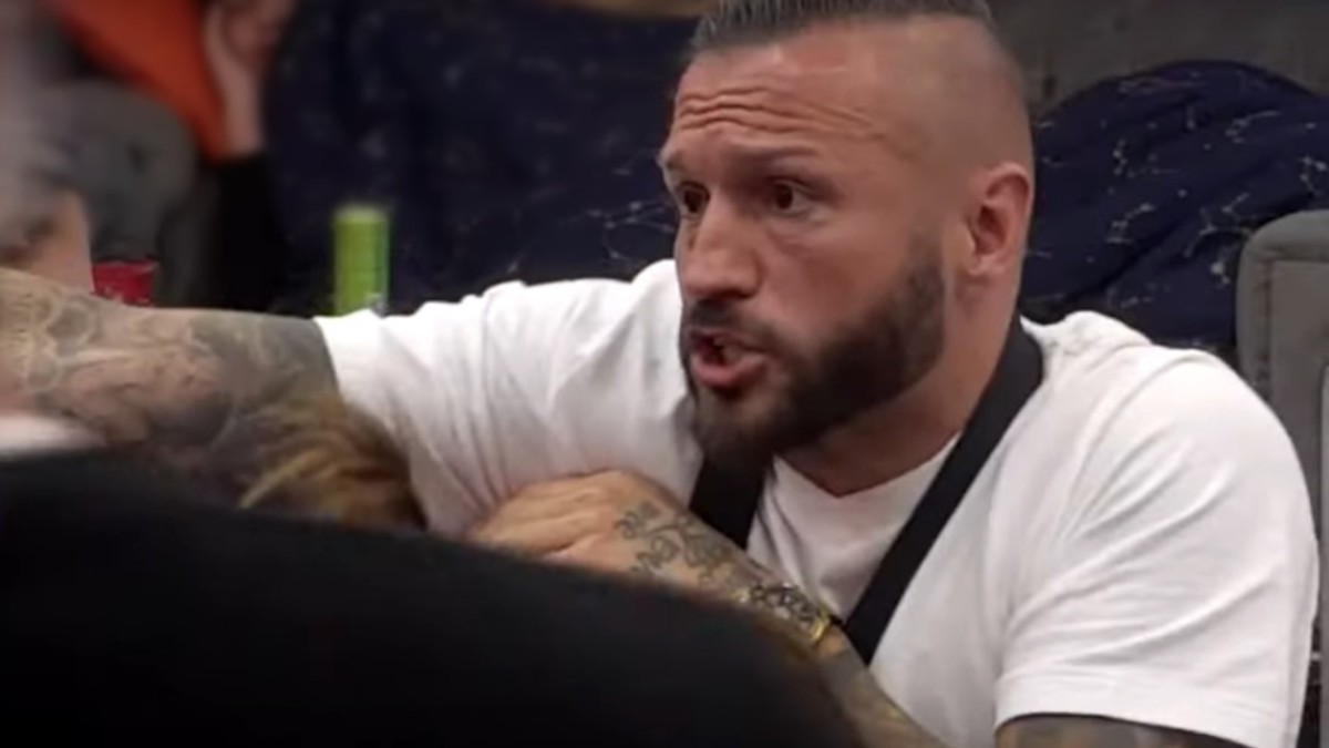 Reper Ša nakon provokacije gledalaca doneo odluku da je najbolje da ...