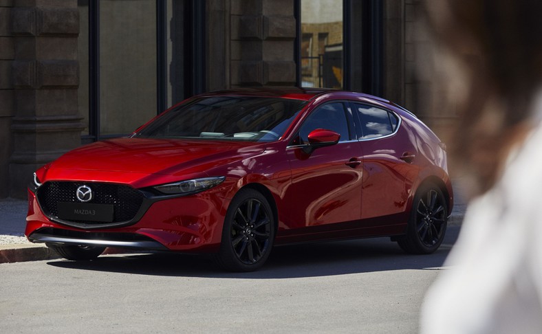 Nowa Mazda 3 ujawniona i zawstydzi hybrydy. Pod maską przełomowy silnik ...