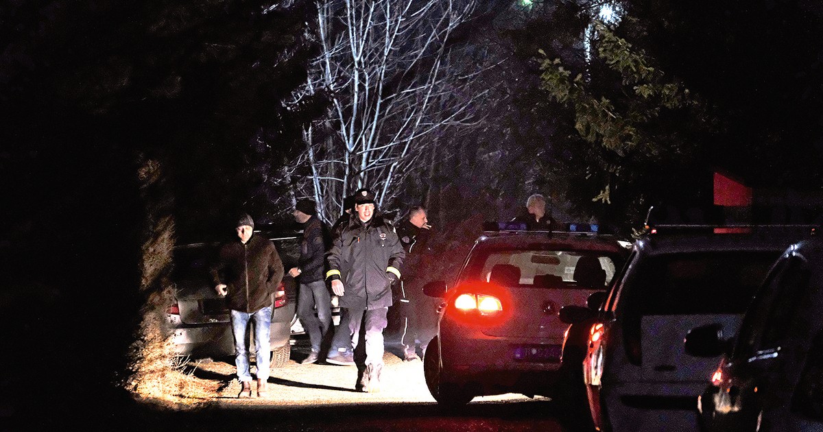 AUTOM ULETEO U DVORIŠTE, PA NAPRAVIO KARAMBOL Teška saobraćajna nezgoda u Smederevskoj Palanci ...