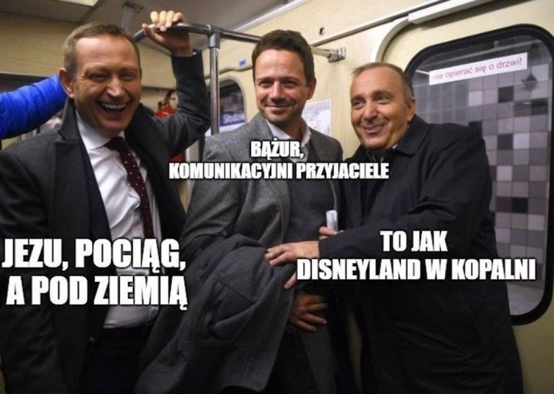 Memy z Rafałem Trzaskowskim w warszawskiej komunikacji. Bez litości [MEMY]