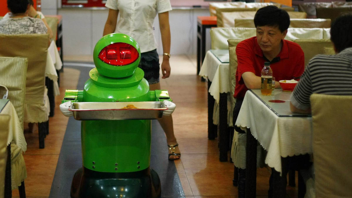 Chiny - roboty w restauracji - Podróże