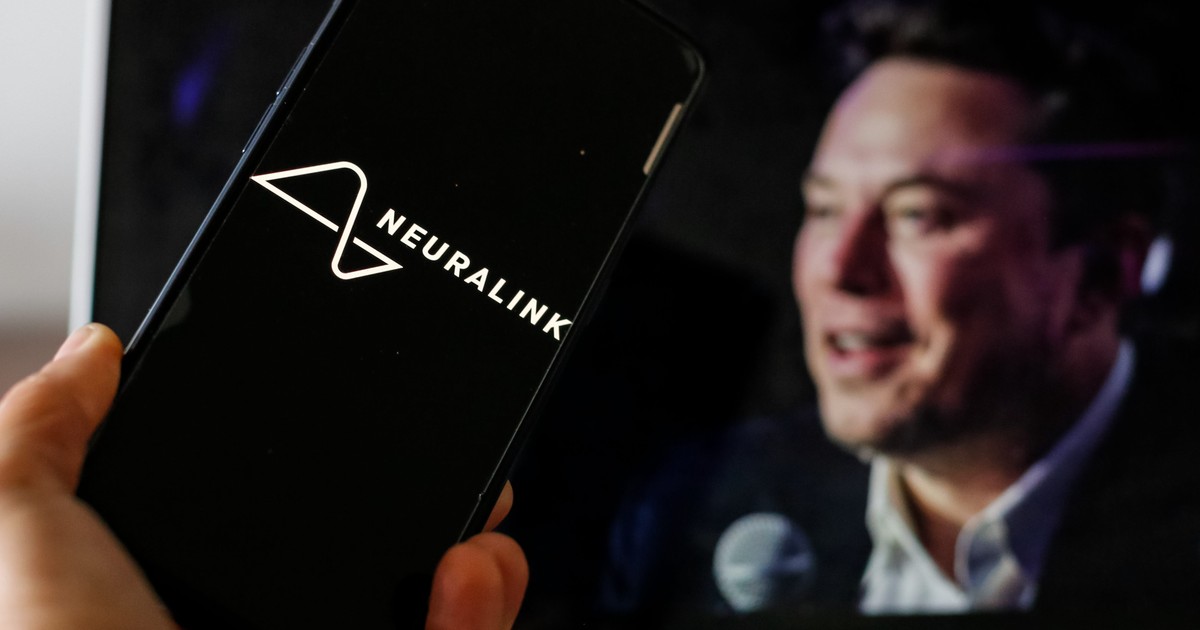 The first nonverbal patient to receive Elon Musk's Neuralink shares a ...