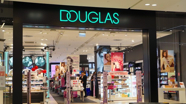 Z europejskiej sieć perfumerii Douglas zniknie ponad 20 proc. sklepów ...