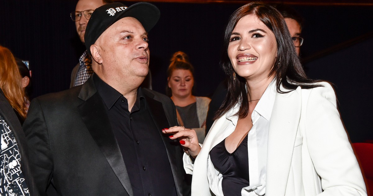 Krzysztof Skiba zakochany. Młoda partnerka przerywa milczenie - Plejada.pl Krzysztof Skiba zakochany. Młoda partnerka przerywa milczenie - Plejada.pl