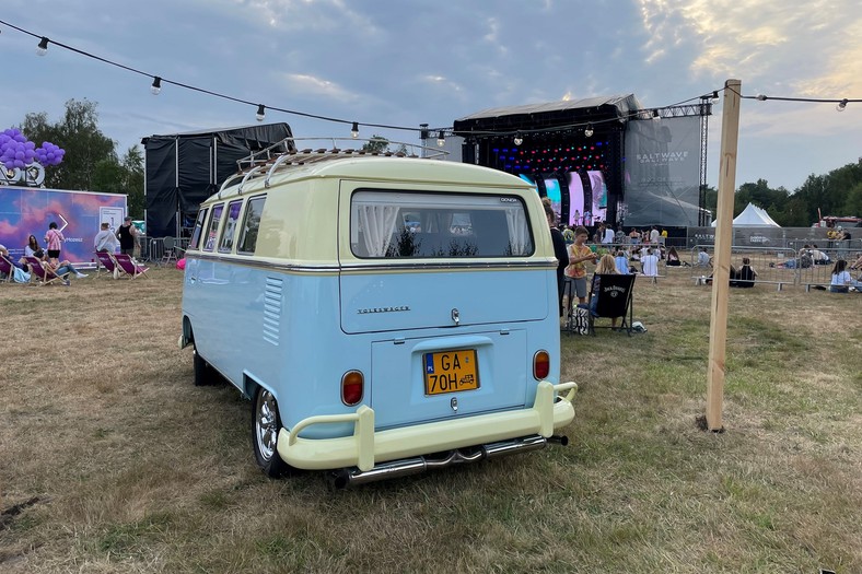 Volkswagen ID. Buzz - widziałem go z bliska. Jak zmienił się ulubieniec ...