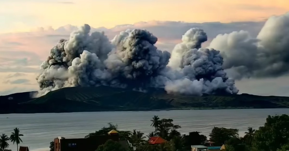 Wybuchł wulkan na Filipinach. Domy w pobliżu się zatrzęsły - Podróże
