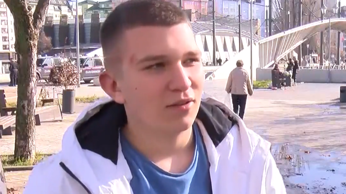 "VRIŠTAO JE I LUPAO LJUDIMA NA VRATA" Novi detalji KRVNIČKOG napada na srpskog dečaka iz Suvog ...