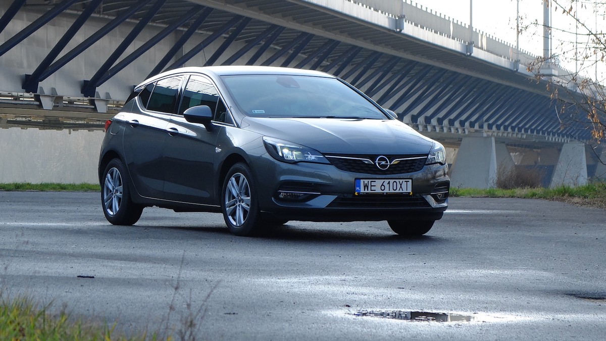 Opel Astra GS Line 1.2/130 KM - staruszek Opel... - TEST
