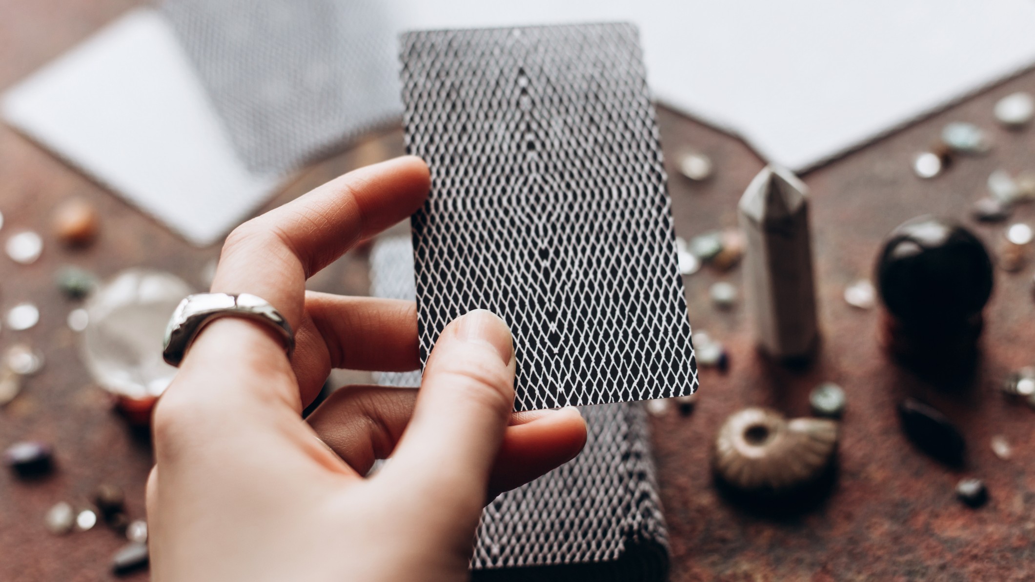 Július első hete nagy változásokat hoz a Tarot olvasó szerint - Glamour