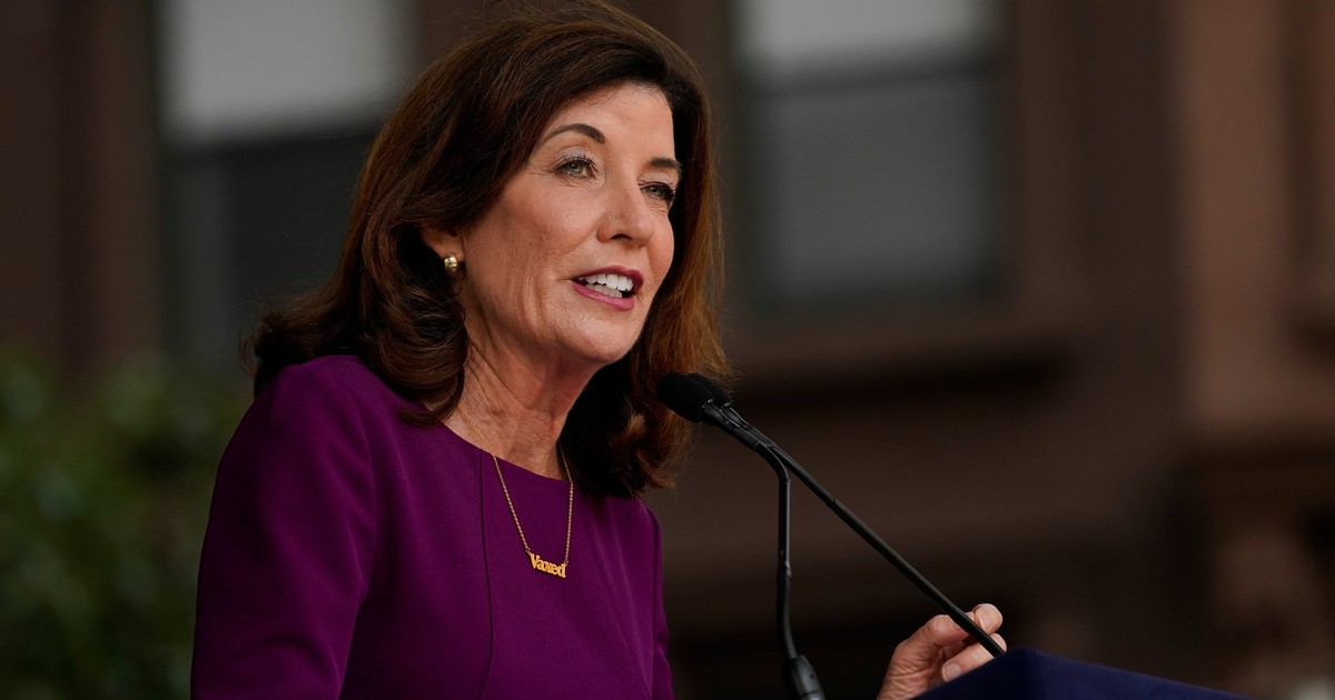 New York Gov. Kathy Hochul pledges to investigate subway system after ...