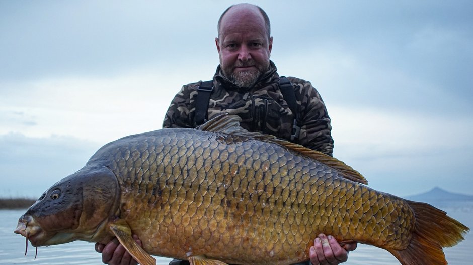 Złowiono największego karpia w historii jeziora Balaton na Węgrzech - Podróże