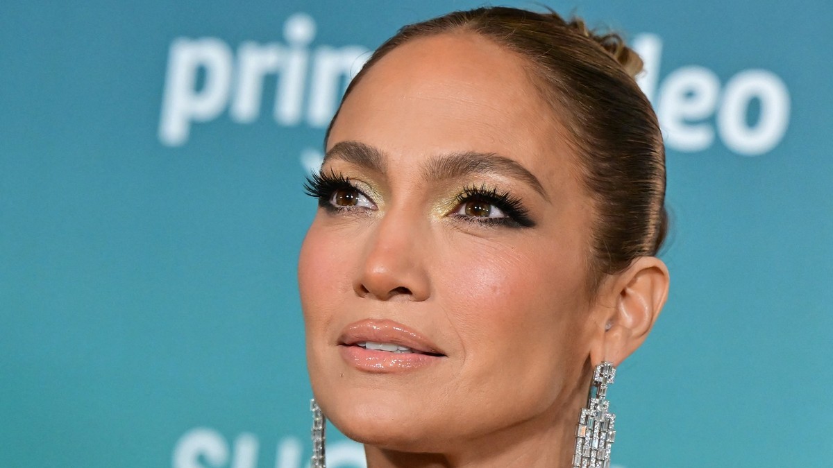 Džej Lo je skroz gola ispod haljine sa rupama i ne, ne nosi čak ni gaćice! - Žena.rs