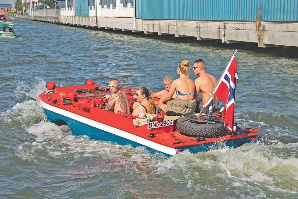 Pływające samochody - Dutton Surf, GAZ-46, Amphicar XL, Beijing Jeep i ...