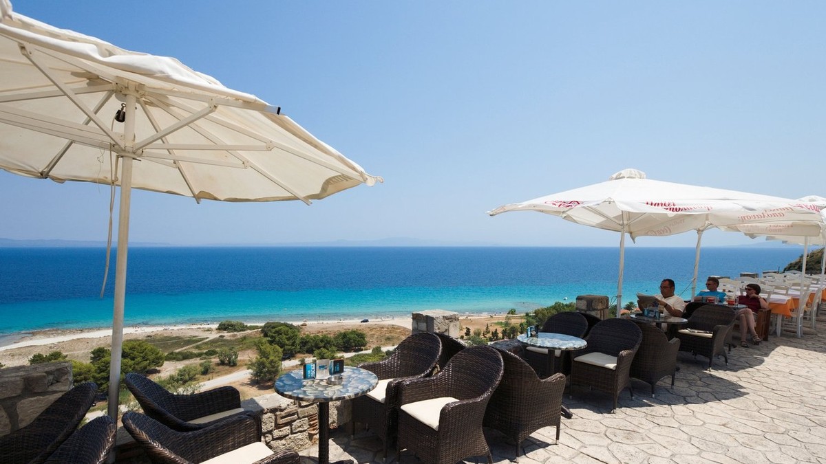 Pravila za oblačenje plažnog bara na Halkidikiju ostavilo sve u čudu ...