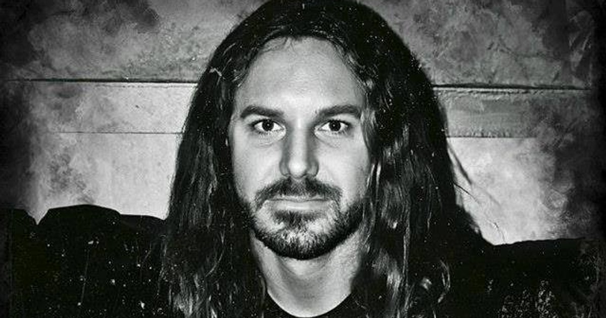 Muzyk As I Lay Dying przyznał się do planowania zabójstwa żony. Tim ...