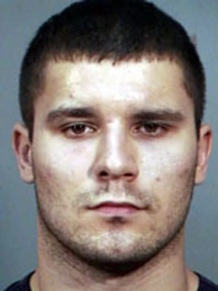 PUCAO NA OBEZBEĐENJE, AUTOBUS, U TOALETU KAFANE Ko je ubijeni vođa ...