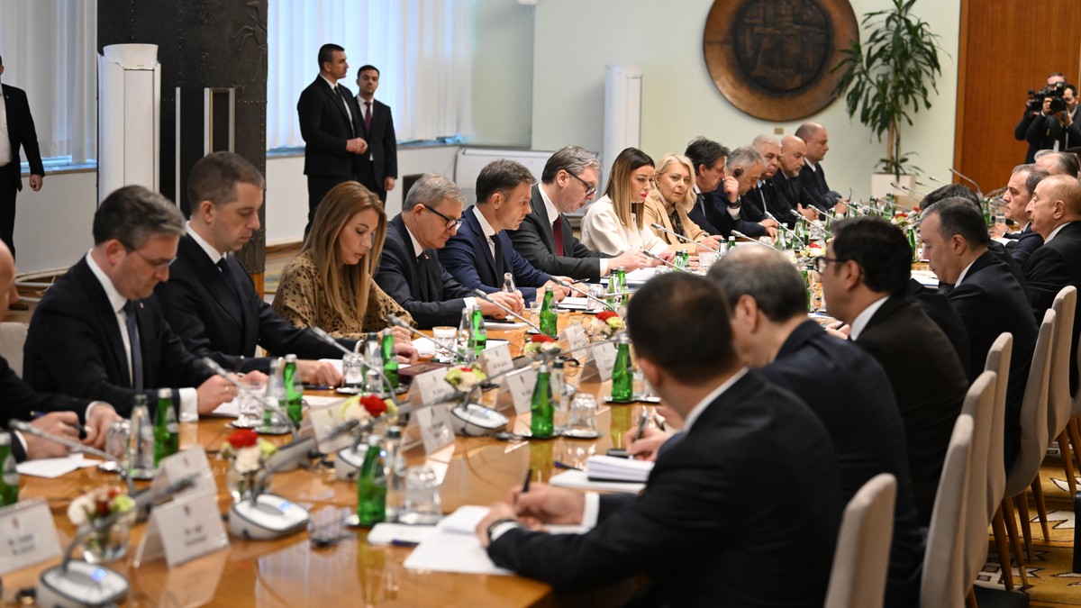 Vučić i Alijev održali sastanak pa počela sednica saveta dve zemlje - Blic