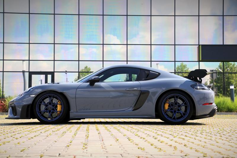 Porsche 718 Cayman GT4 RS. Brzmienie tego Porsche doprowadziło mnie do łez