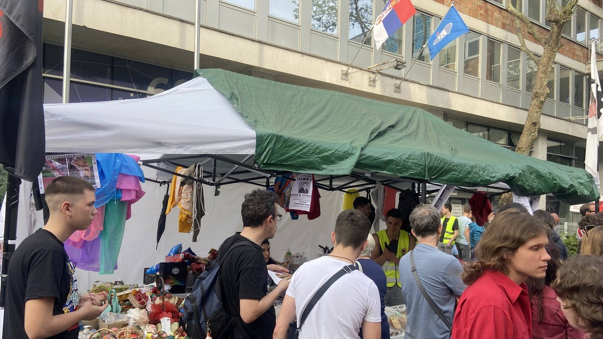 Blokada ispred RTS ušla u sedmi dan: Studenti najavili da će provesti Uskrs ispred Javnog ...