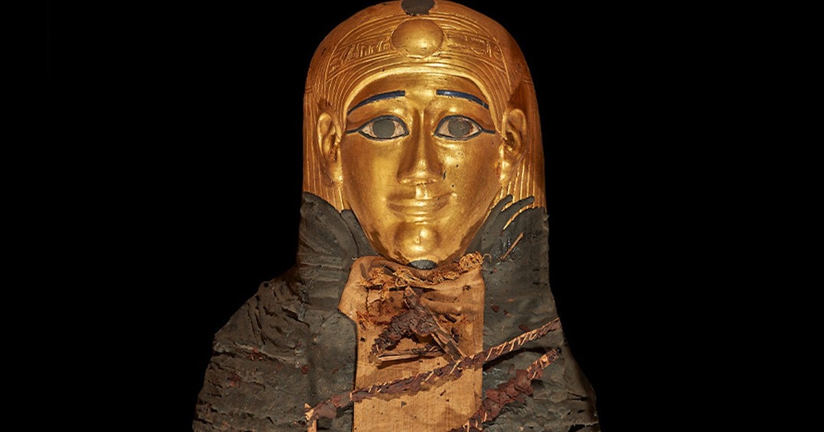 Egypt discovers 4,300-year-old body wrapped in pure gold inside ...