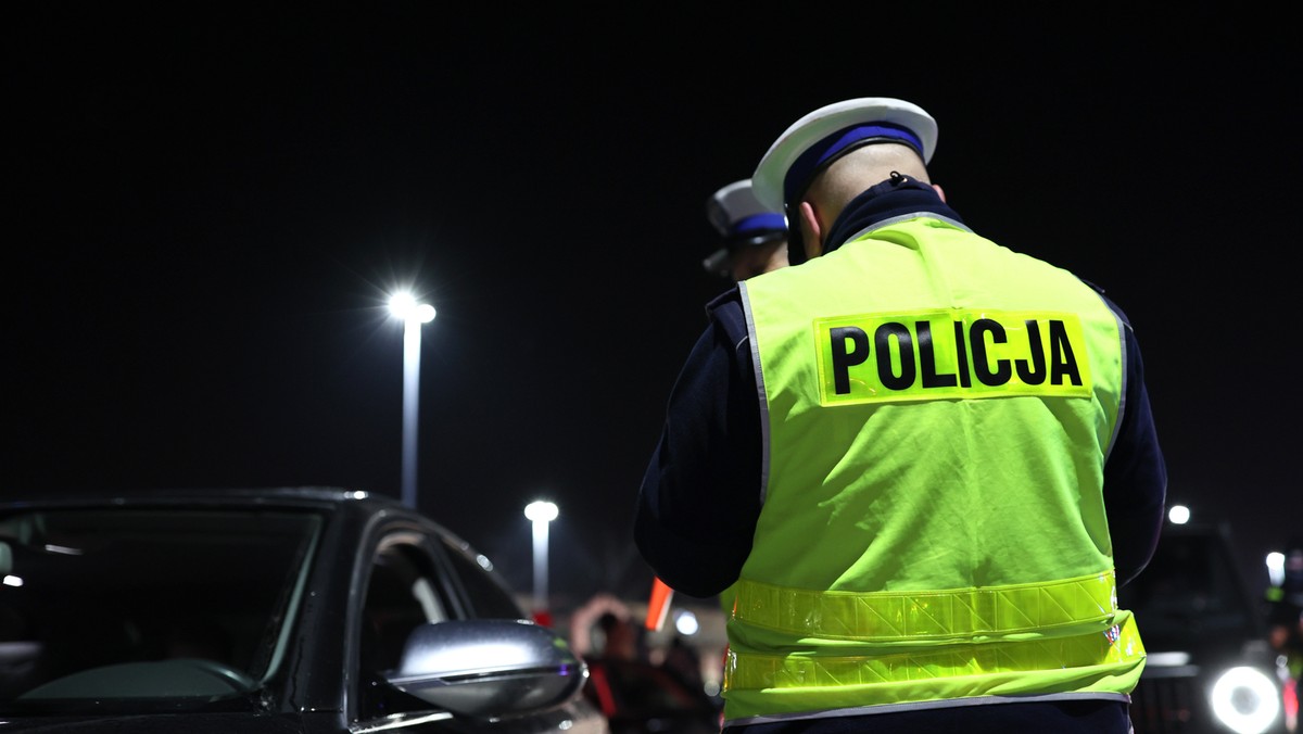 Pijany policjant za kierownicą spowodował wypadek. Chciał się dogadać ... Pijany policjant za kierownicą spowodował wypadek. Chciał się dogadać ...