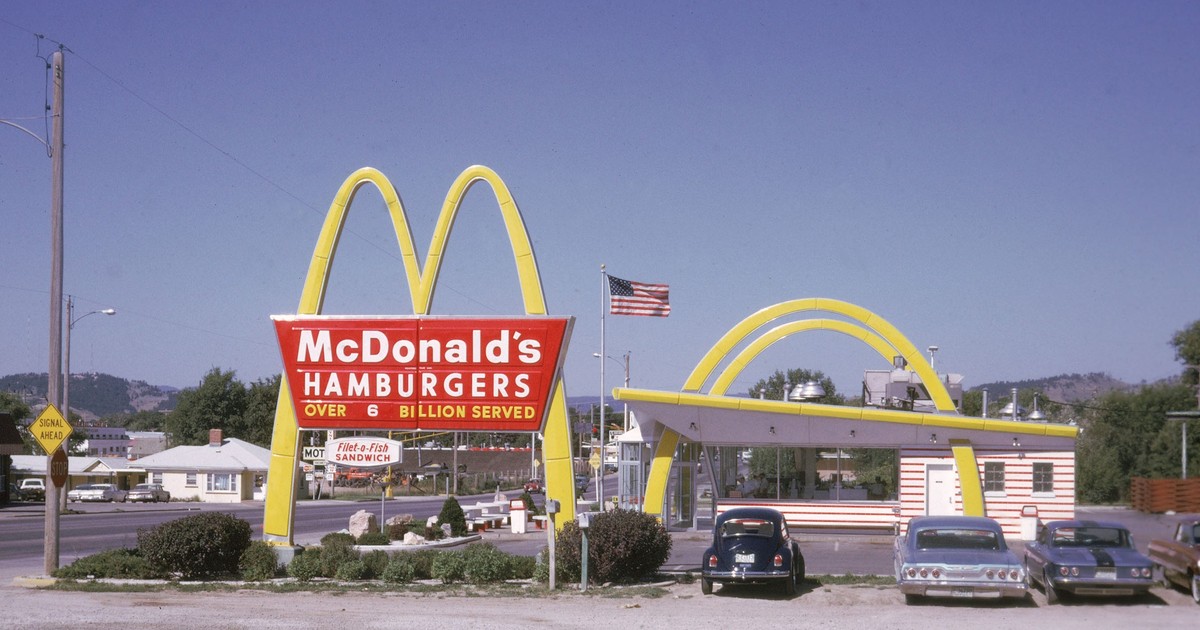 Photos show what it was like to eat at McDonald's in the 1970s ...