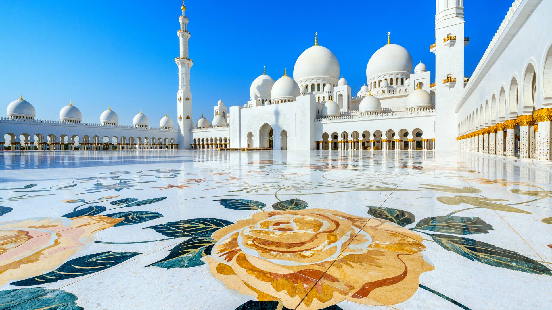 Dubaj i Abu Zabi - tania wycieczka na koniec wakacji - Noizz