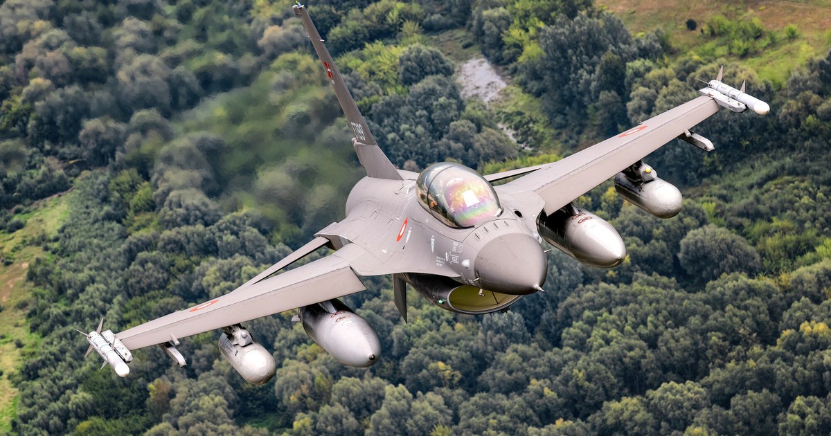 Katastrofa F-16 w Radomiu. Co mówi prokuratura? Prezydent i premier komentują