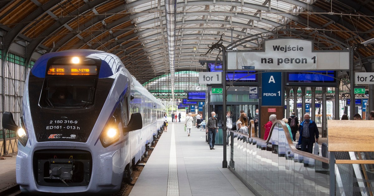 PKP Intercity kusi promocjami. Bilet z Warszawy do Krakowa już za 19 zł - Wiadomości