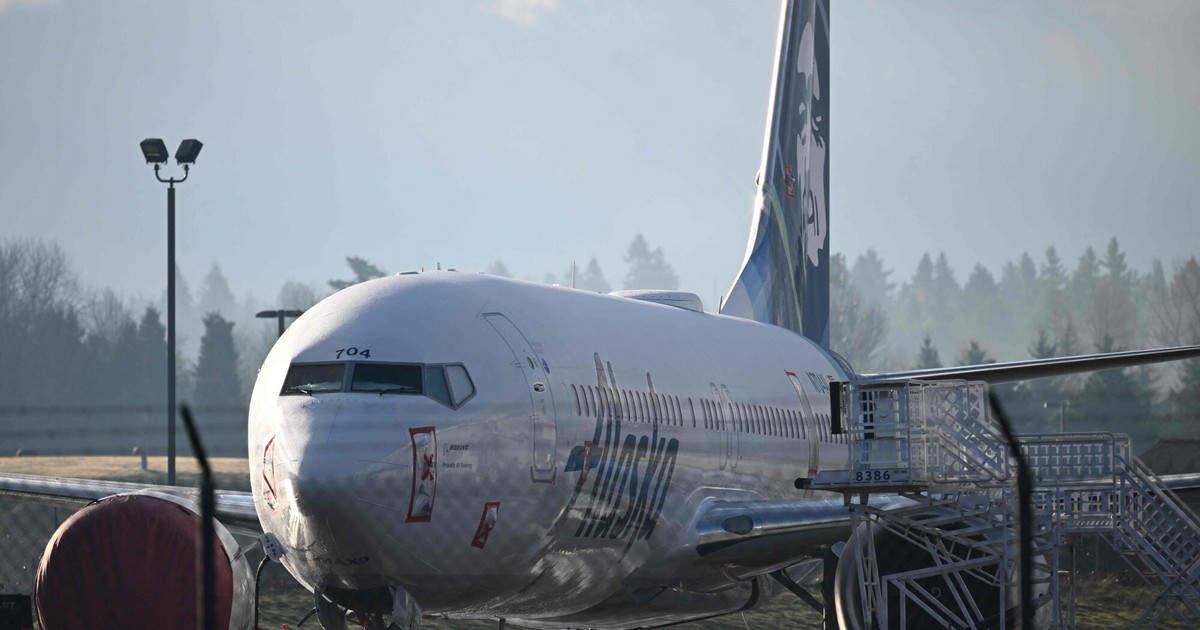 Samolot stracił drzwi podczas lotu. FAA zamroziła produkcję Boeinga 737 ...