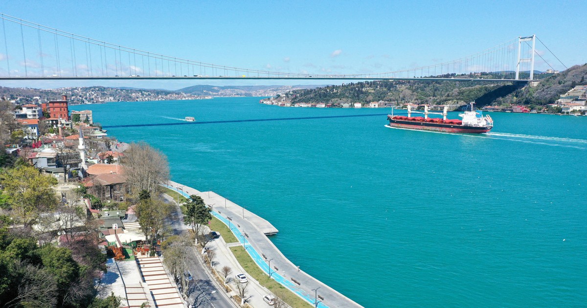 Ruch w cieśninie Bosfor zawieszony. Awaria statku - Wiadomości