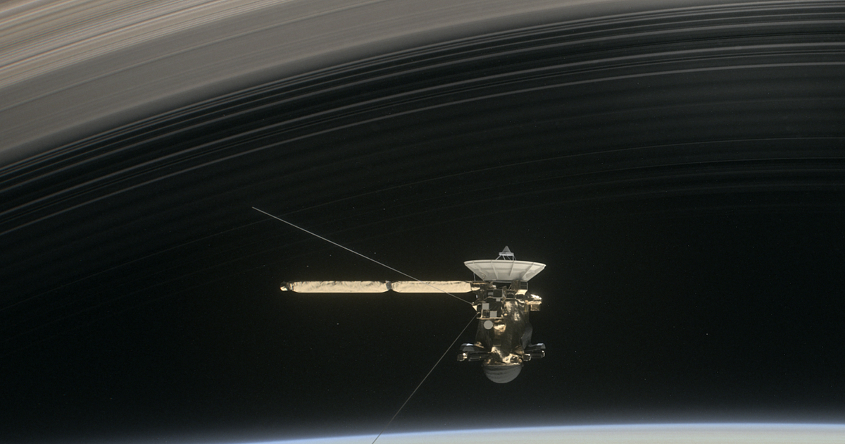 NASA's Cassini probe just got closer to Saturn than ever before — here ...