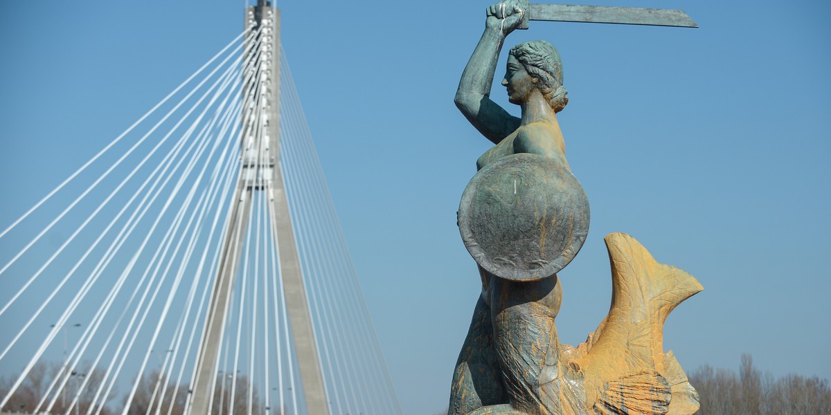 Oblały pomnik Syrenki nieznaną substancją. Minister kultury zabrał głos ...