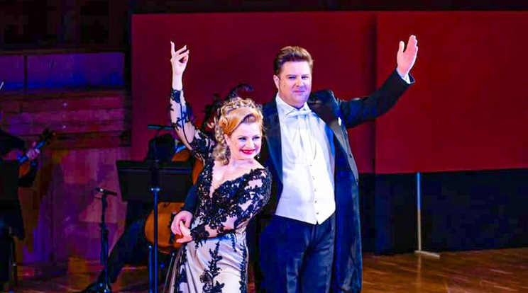 Néhány nap alatt végzett a húsevő baktérium az operettes sztárral - Blikk